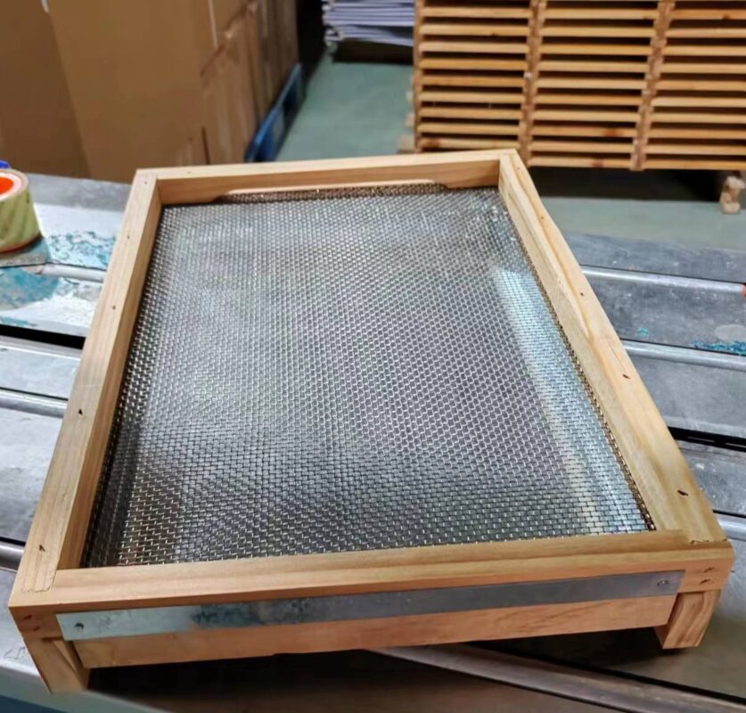 10F Beehive Mesh Base - Mesh Vented Bottom Board With Drawer Trap ...